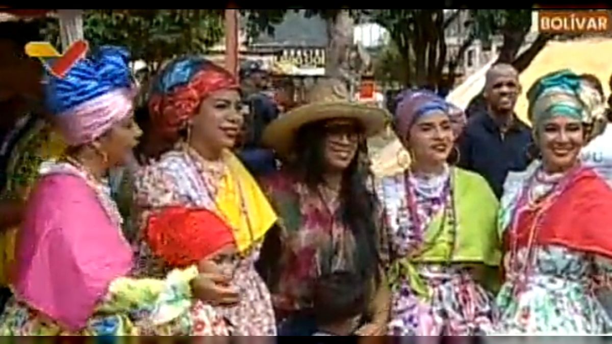 Más de 50 mil personas disfrutan del Carnaval de El Callao en Bolívar Más de 50 mil personas disfrutan del Carnaval de El Callao en Bolívar