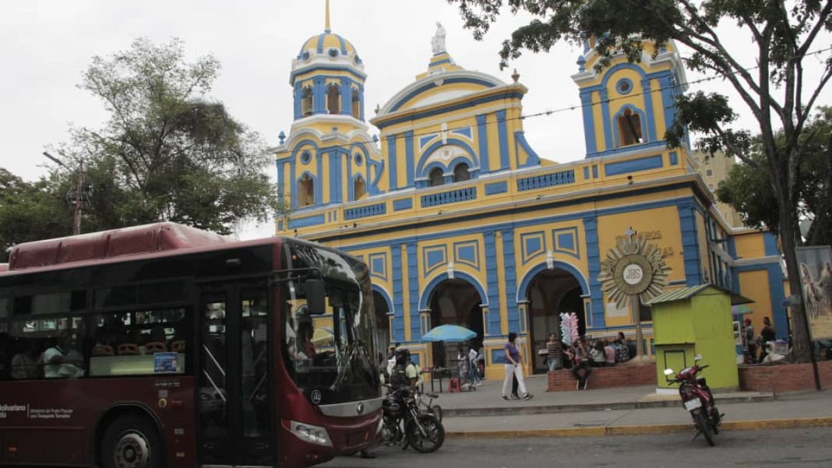 Más de 600 feligreses recorrieron los 7 templos en el estado Lara