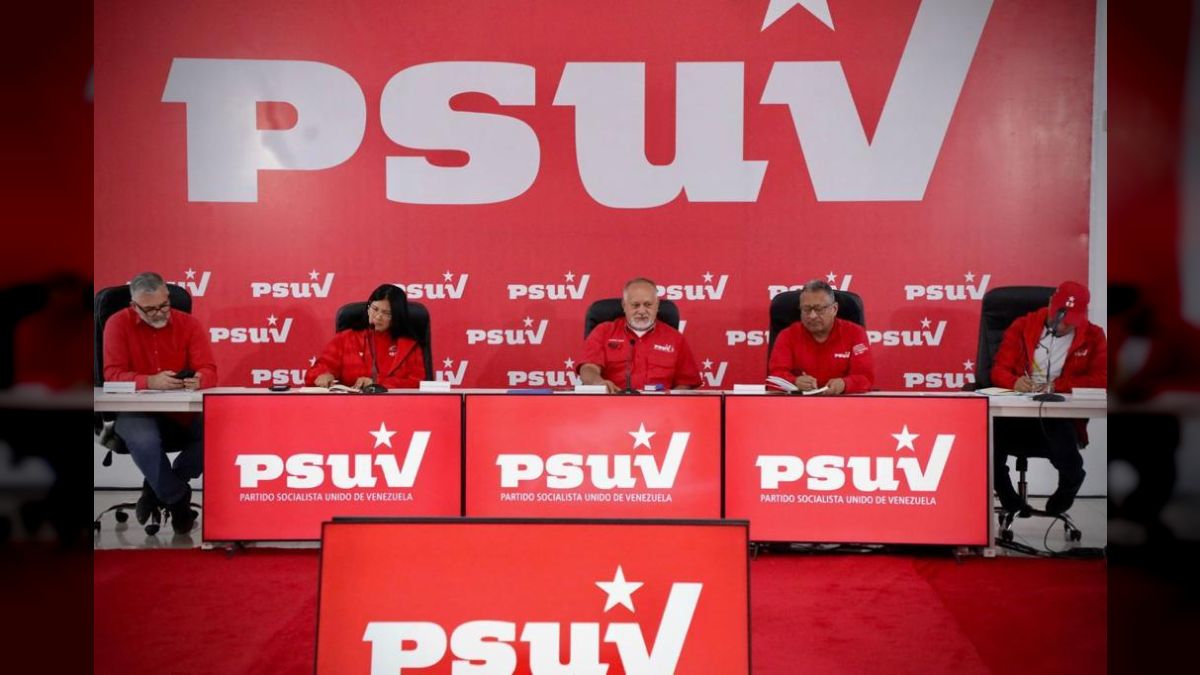 Dirección Nacional del PSUV realiza su reunión semanal (+fotos)