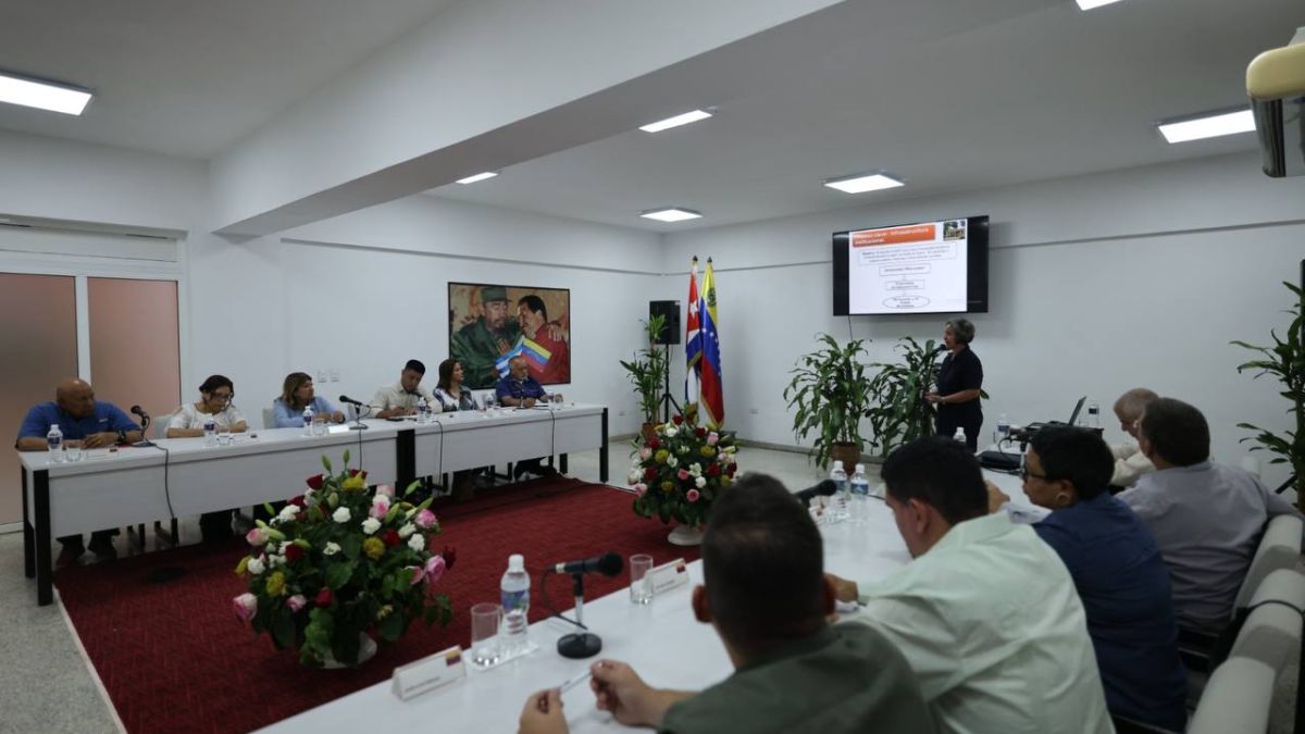 Diosdado Cabello visitó la Universidad del Partido Comunista de Cuba ...