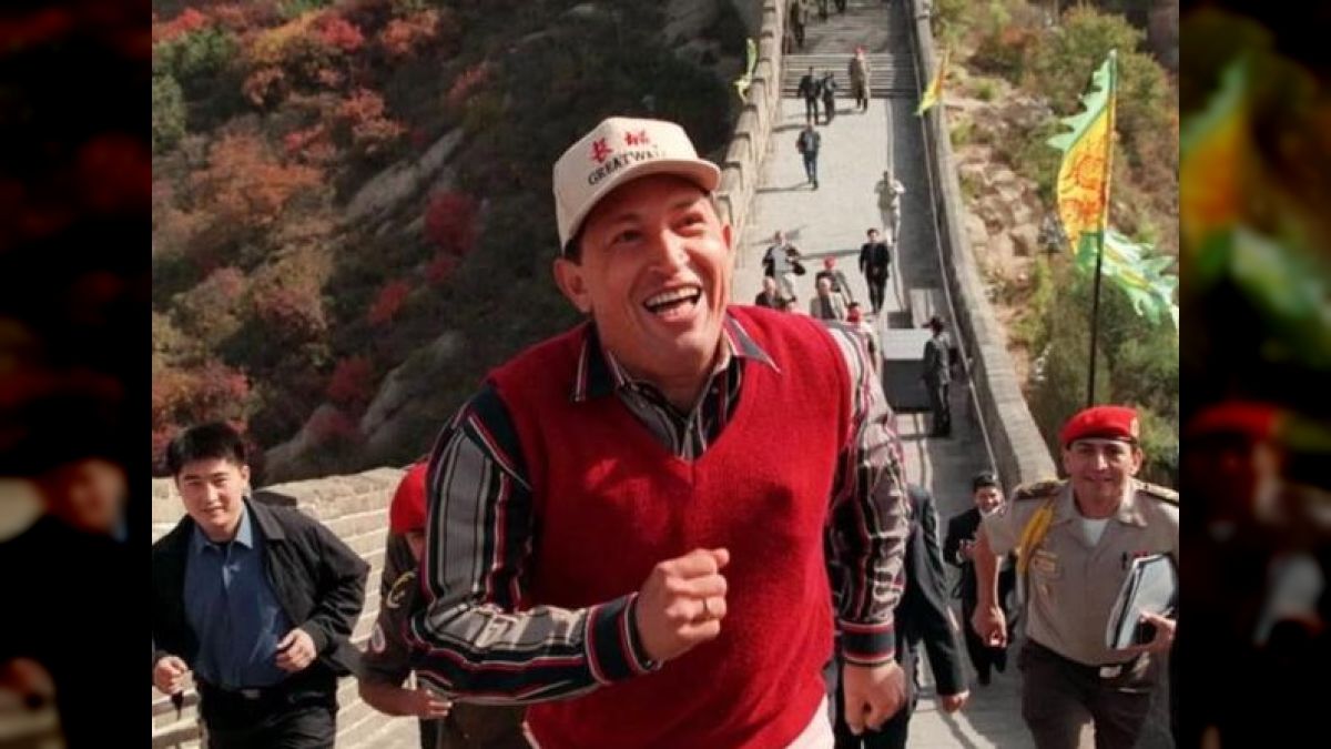 Hace 24 años el Comandante Hugo Chávez visitó la Gran Muralla China