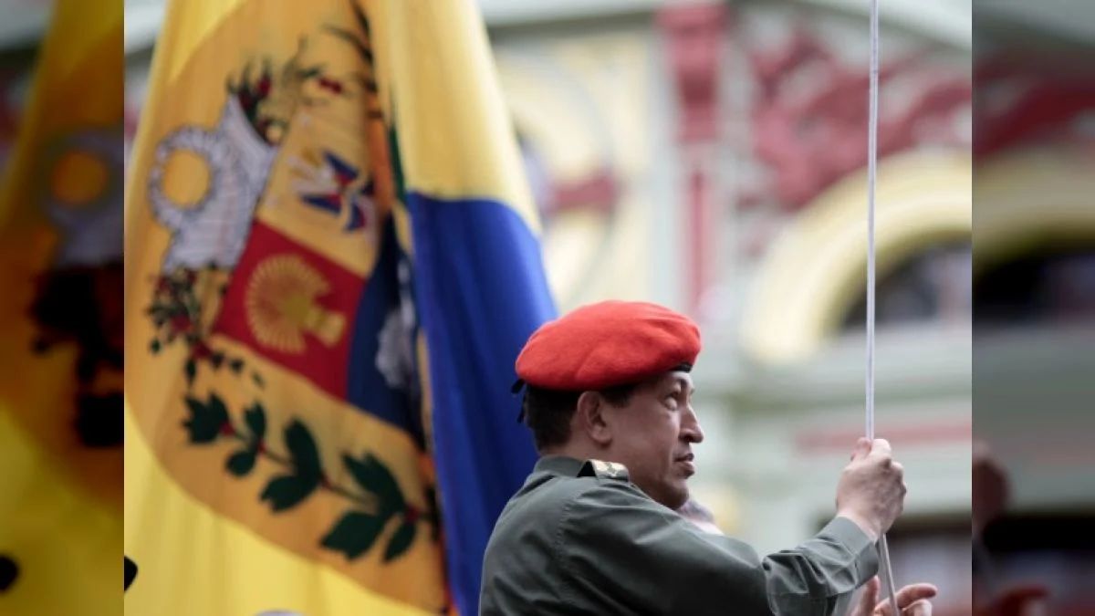 En 2006 la AN aprobó la inclusión de una octava estrella en la Bandera ...