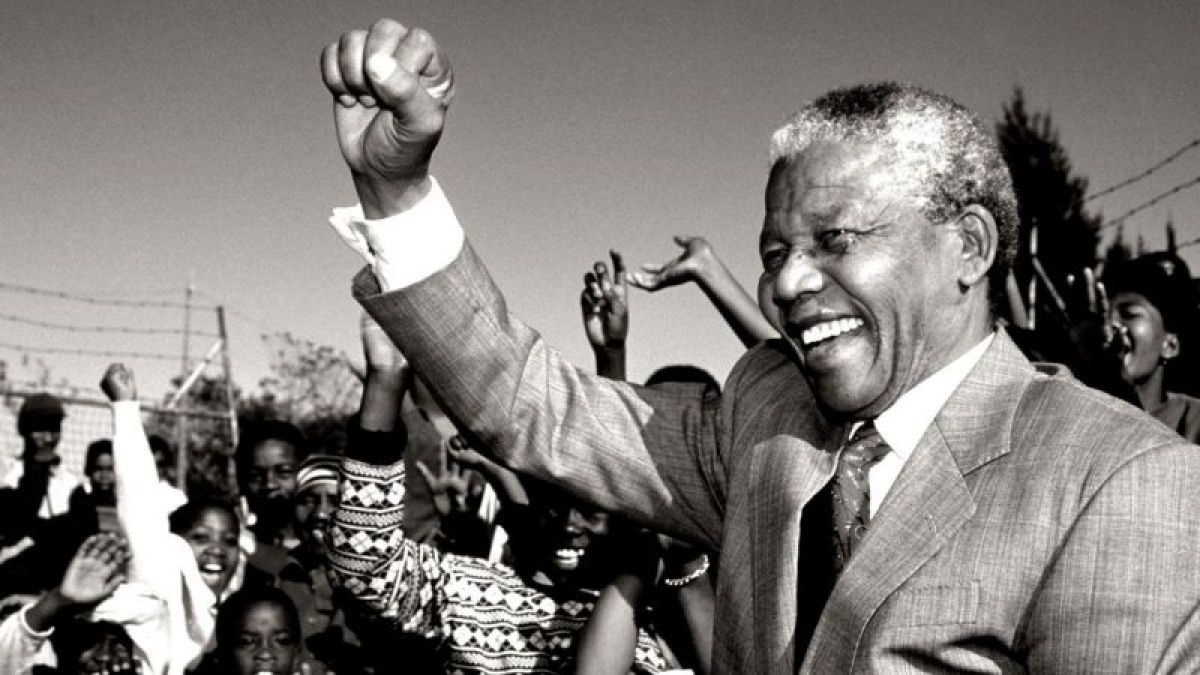 11 de febrero 1990: Nelson Mandela fue liberado tras 27 años de prisión