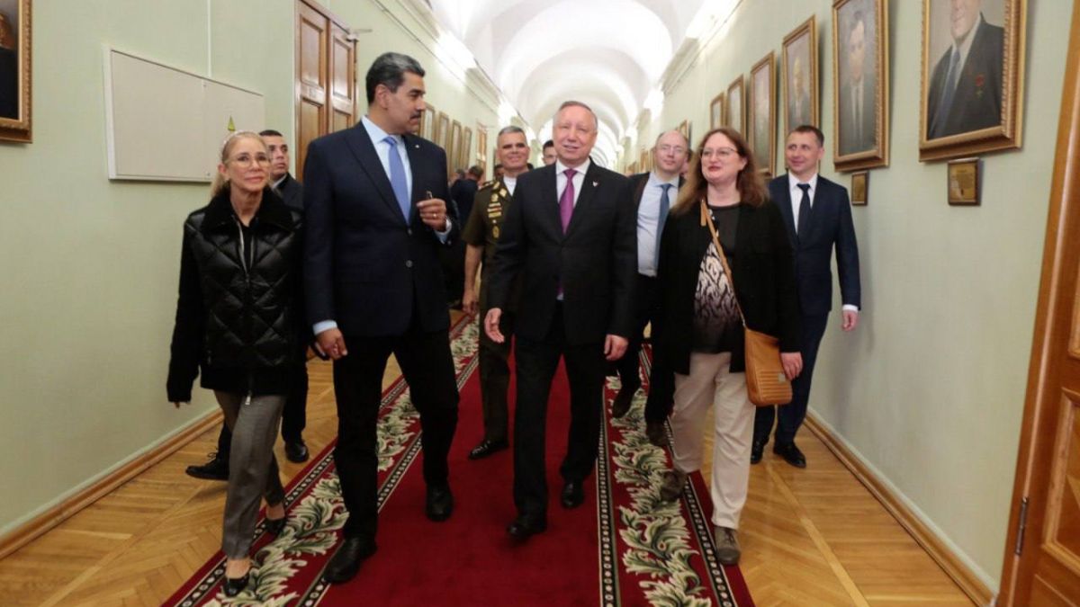 President Maduro held a meeting with the governor of St. Petersburg ...