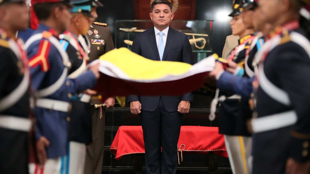 In the spirit of Bolívar and Chávez, Venezuela honors the national tricolor