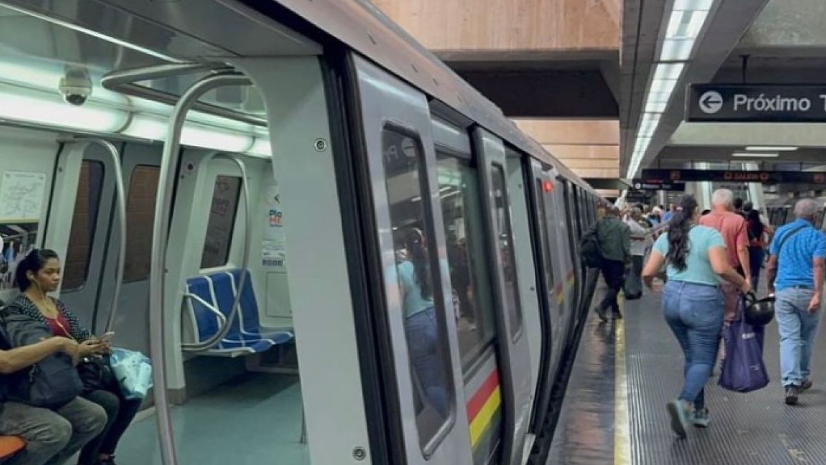 Caracas Metro operates normally on all lines of the underground system