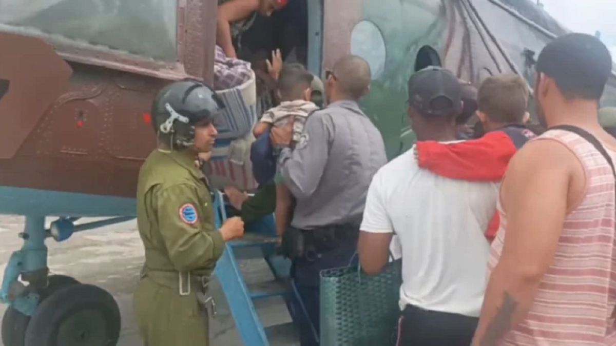 Realizan operación de rescate de miles de damnificados en Cuba por ...