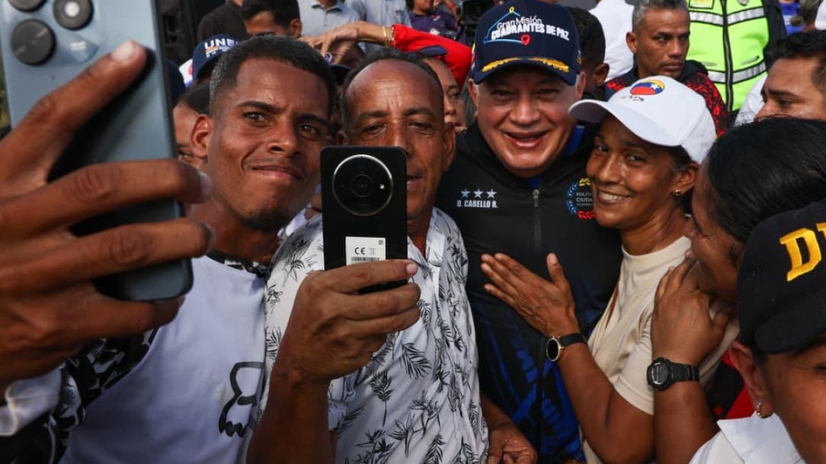 Cabello: In Venezuela there is a direct democracy where the people rule
