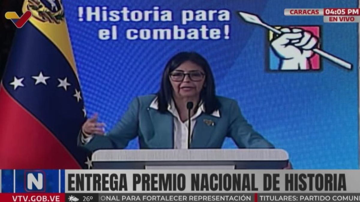 Vicepresidenta Rodríguez: El Comandante Chávez representó un rayo de ...